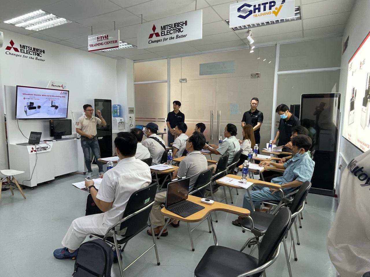 Hội thảo công nghệ hợp tác giữa MITSUBISHI ELECTRIC VIETNAM và MMK ...